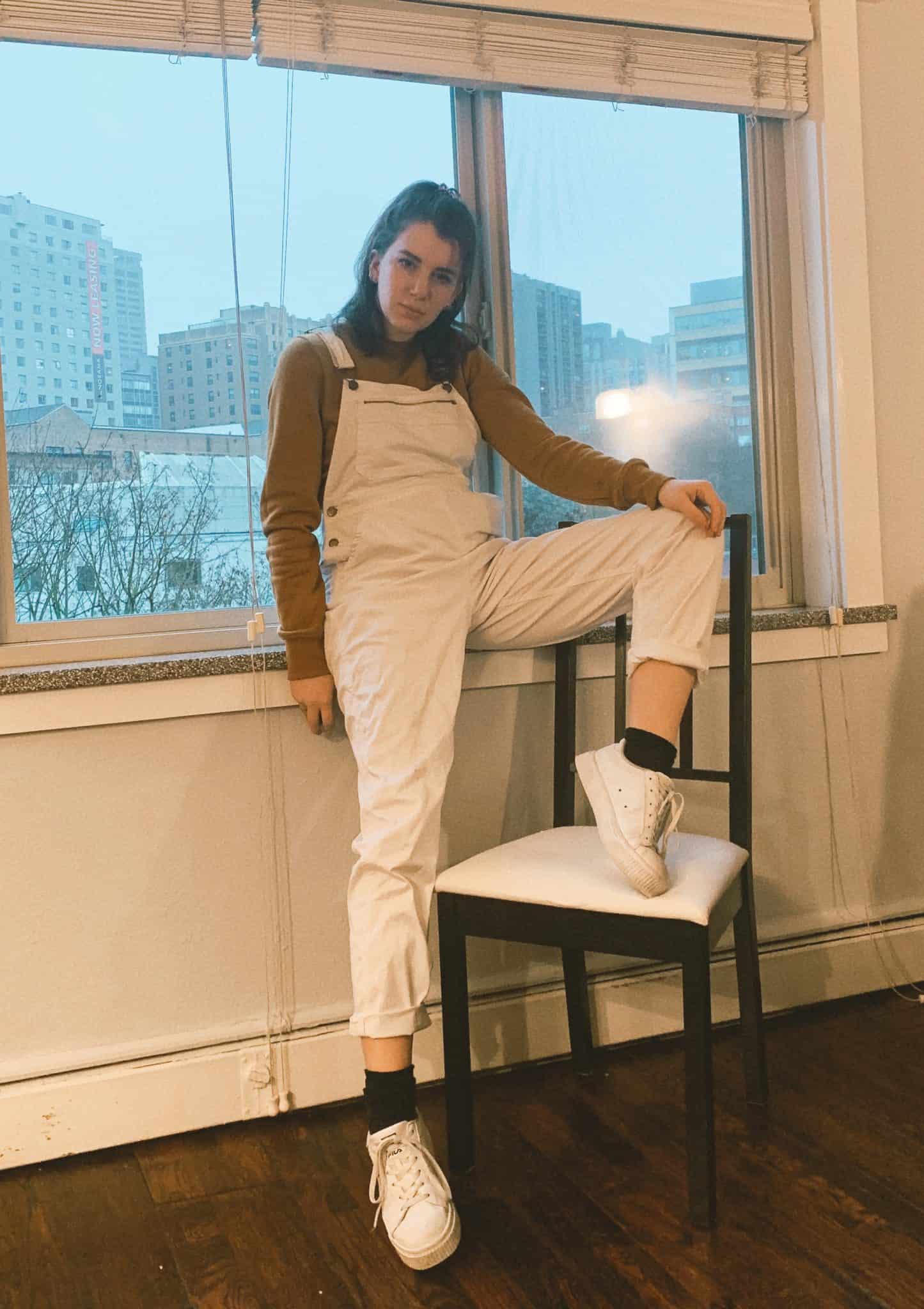 '90s style outfit ideas: How to rock this decade right | Gabrielle Arruda